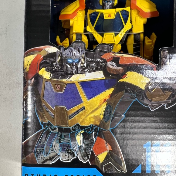 Hasbro | Toys | Transformers Hasbro Bumblebee Studio Series Deluxe ...